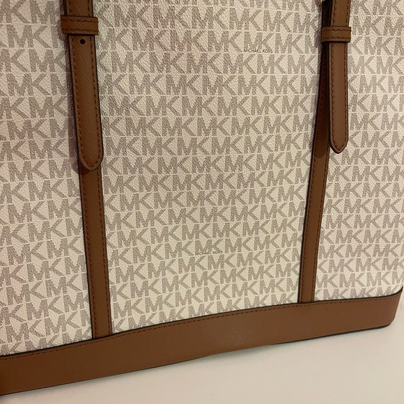 Michael Kors | Bags | Authentic Brand New Micheal Kors Jet Set White ...